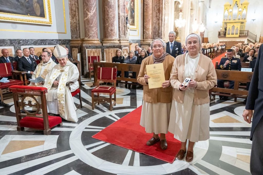 Pureza de María recibe la Medalla de los Caballeros Jurados de San ...